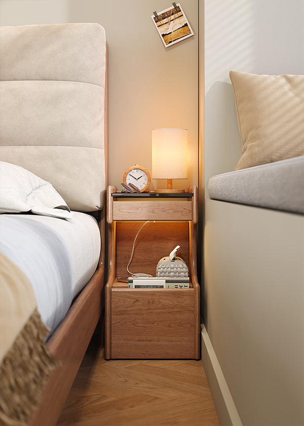 Trunk Solid Wood Nightstand with Wheels – nichinichi